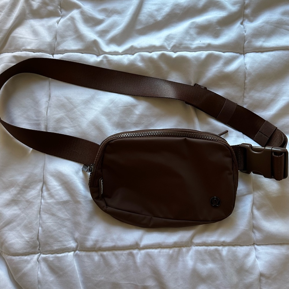 Lululemon Belt Bag In Java - Gem